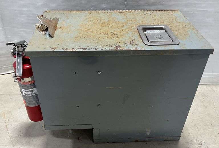Van center box with keys, 22" x 18"H - Albrecht Auction Service