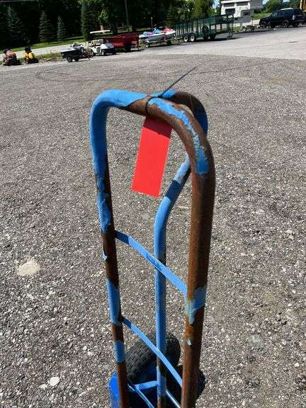Blue Dolly, will need tire, very rusty - Albrecht Auction Service