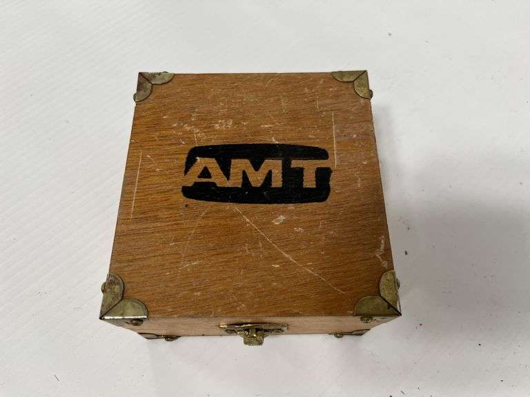 Small planes, box- 4"W x 4"D x 2 1/2"H, good - Albrecht Auction Service