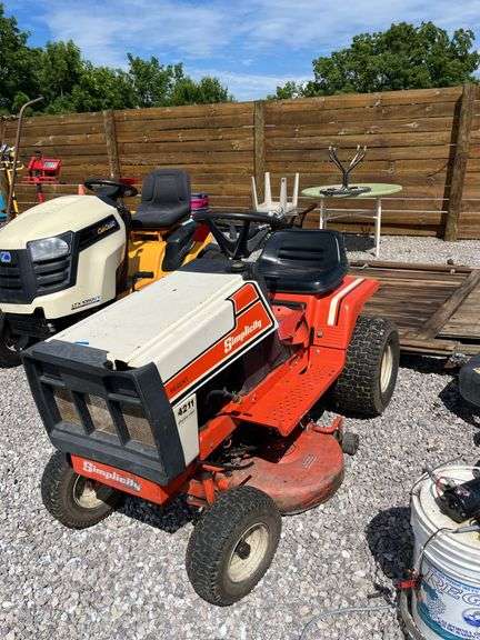 Simplicity riding mower, for parts or repair, as is - Albrecht Auction ...