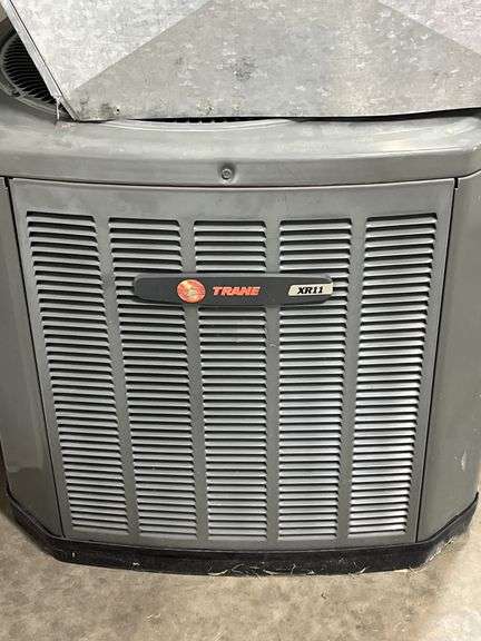 Trane XR11 2 1/2-Ton AC Unit, 10 Seer, made in 2006, working when ...