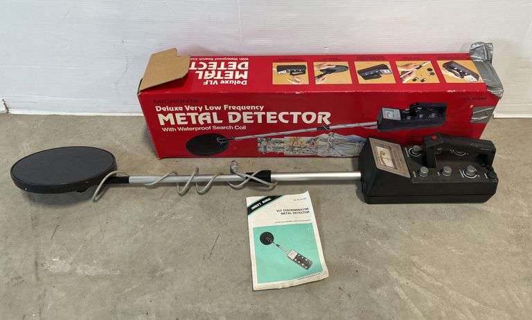 Metal detector, 40"L, never used - Albrecht Auction Service