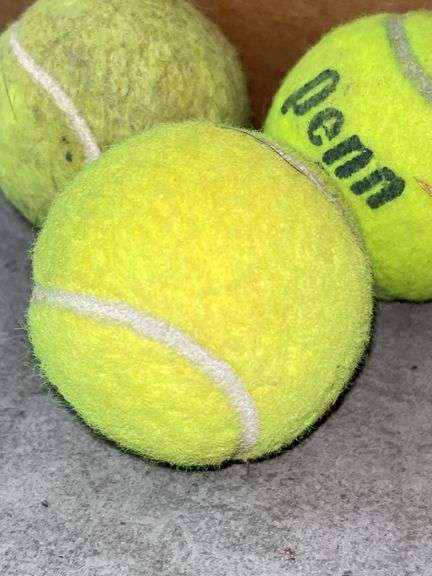 Tennis balls, used - Albrecht Auction Service