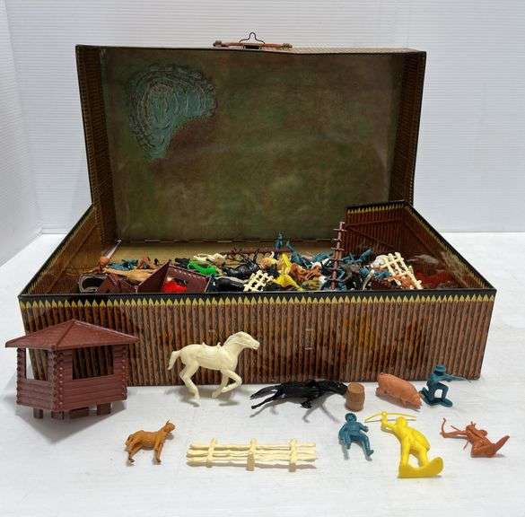 Old Louis Marx carry all action Fort Apache playset, tin case with ...