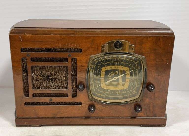 Detrola Model 146 E Radio 17"W x 11"H, as is - Albrecht Auction Service