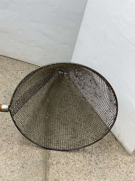Older Smelt Dipping Net, Cone Shaped, TN875 - Albrecht Auction Service