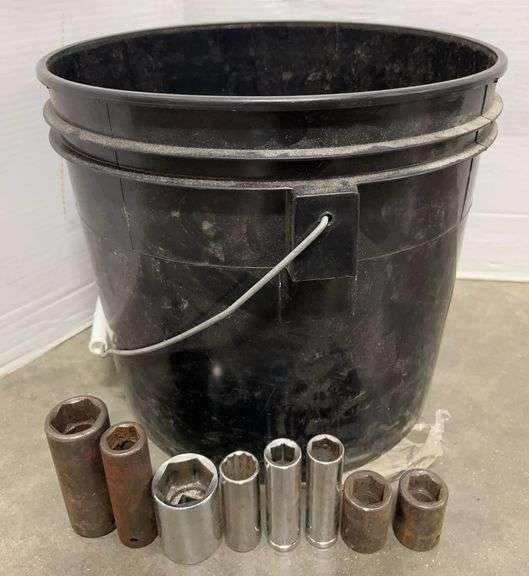 Bucket of sockets, lots of different brands and sizes, up to 3"L ...