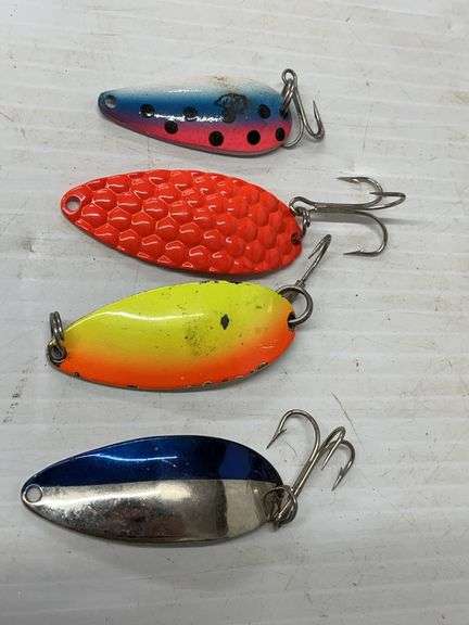 Plastic Tray with Spoons, Some Older, TN860 - Albrecht Auction Service