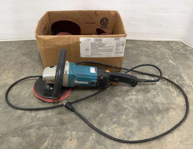 Makita 9227C variable speed sander polisher, 7"Dia, with (27) sanding ...