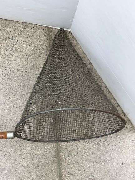 Older Smelt Dipping Net, Cone Shaped, TN875 - Albrecht Auction Service