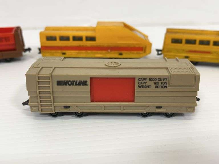 (7) Hot Wheels Hotline Train Set from 1970, good - Albrecht Auction Service