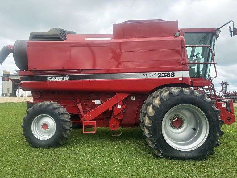 2002 Case IH 2388 Combine, RWD, (3206 Engine Hours, 2332 Separator ...