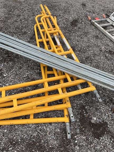 (2) Sections of bricklaying scaffolding with cross bars, scaffolding ...