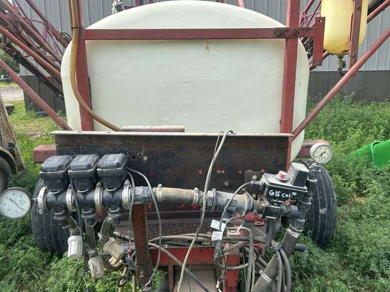 Hardi 60' Trailer Sprayer, Ace 206 Pump, Raven Boom Control Valves and ...