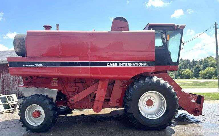 Case IH 1640 Combine Package, (3343.4 Engine Hours,) Comes with Head ...