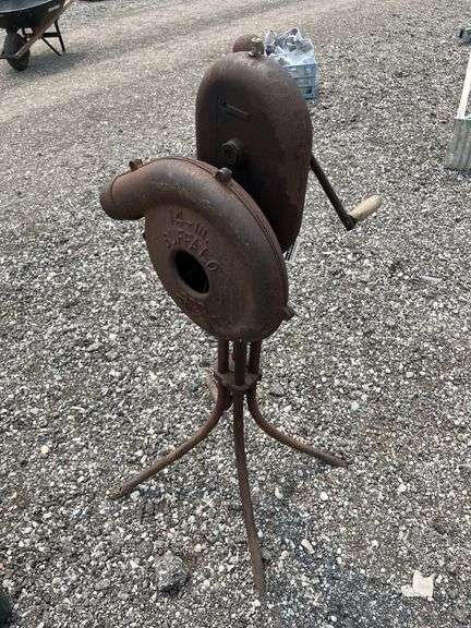 Antique Buffalo Forge Company blacksmith forge blower, turns freely and ...