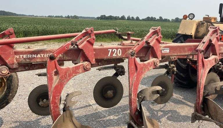 Case IH 720 4-Bottom Plow, Worked Well but Not Used in Six Years ...