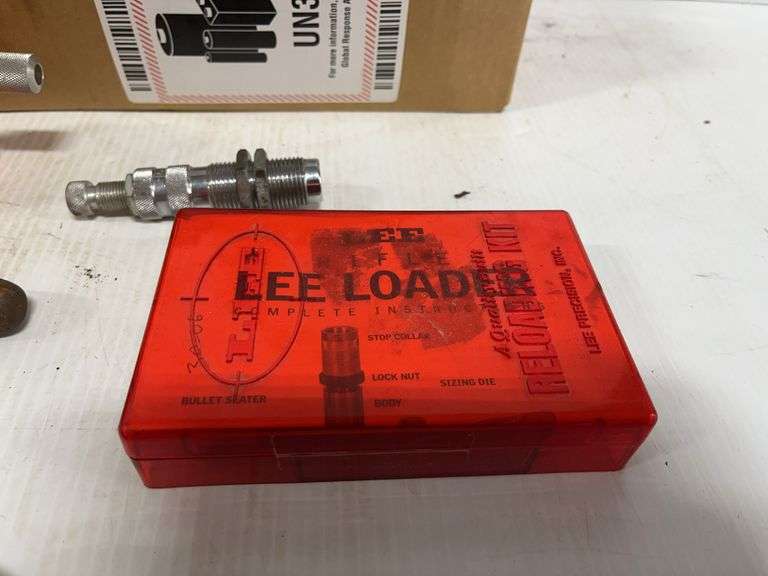 Gun reloading Lee lead smelter with dipper, 7 1/2" x 6 1/2" x 8", works ...