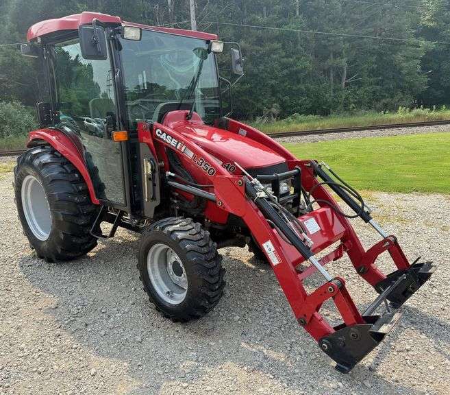 2009 Case IH Farmall 40 Tractor with Cab, 4x4, (1453 Hours), AC and ...