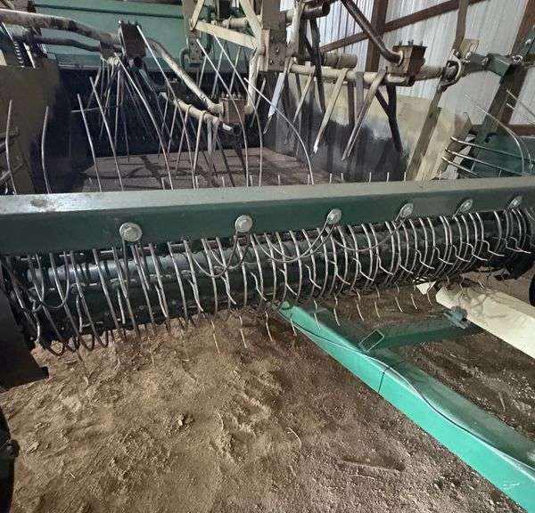 2000 Bob Model 666 Edible Bean Combine, Pickett Pickup Head, Excellent ...