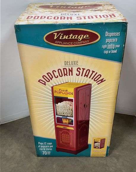 Older appliance company deluxe popcorn station, pops 12 cups per run ...