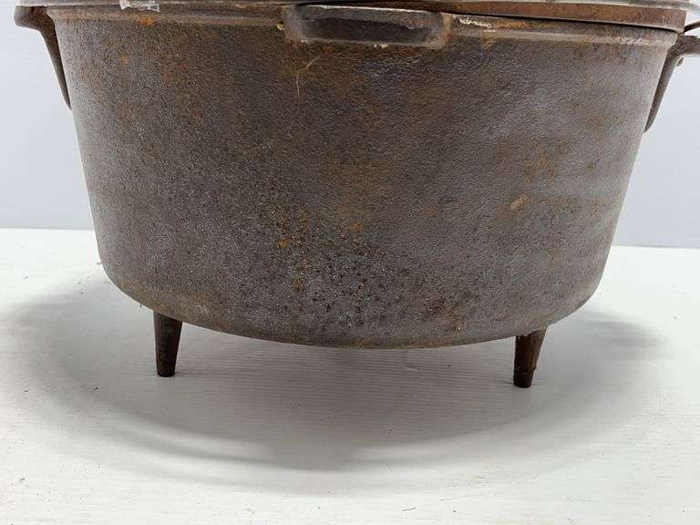 Large older cast iron campfire cooking pot with lid, 14"Dia, 10"H ...