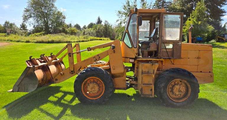 This item Selling ABSOLUTE! ~~~ 1979 Michigan Clark 35C Loader Tractor ...