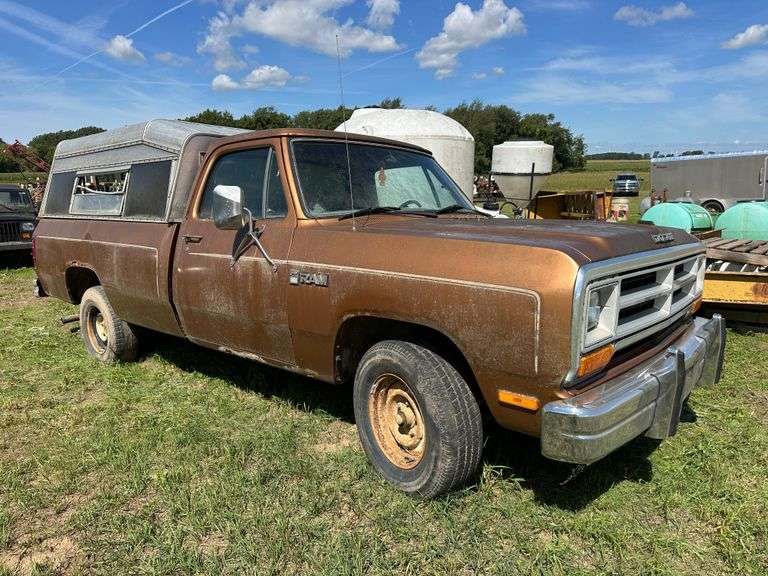 1986 Dodge Ram 100 Custom Pickup, VIN: 1B7FD04T6GS006628, (Showing ...