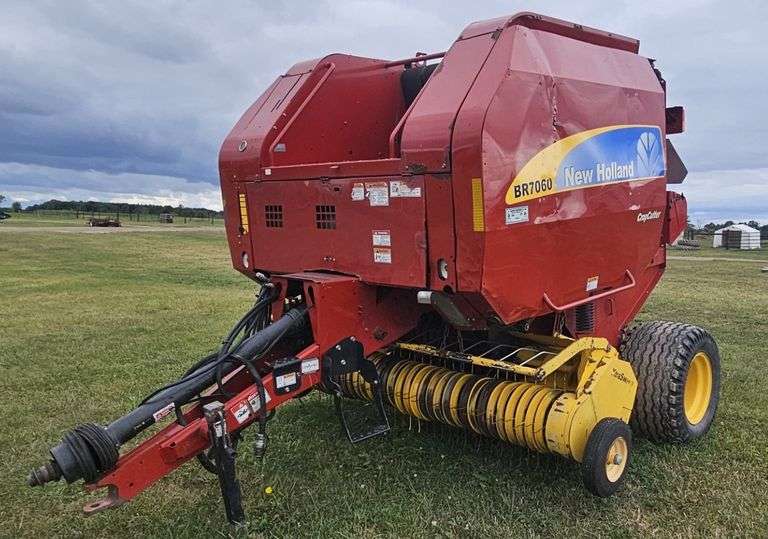 New Holland BR7060 Round Baler, Crop Cutter, Endless Belts, Bale ...