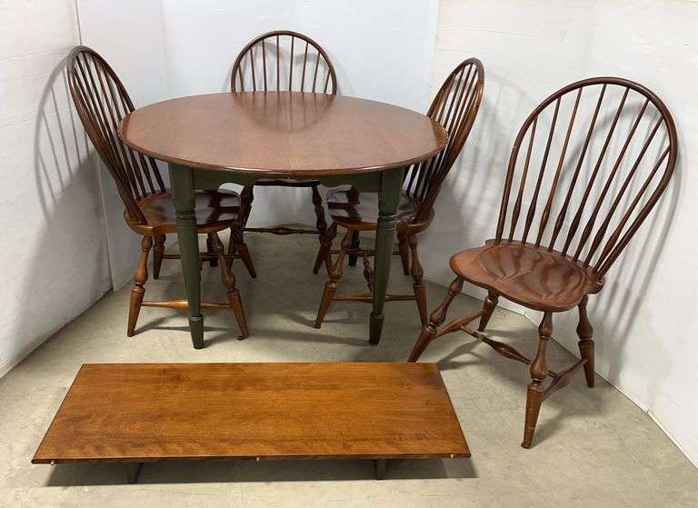 Nichols And Stone Kitchen Table With Insert And 4 Chairs Leaf 16
