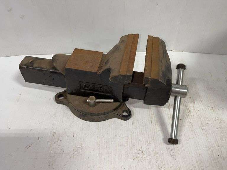Larin 6" heavy duty bench vise - Albrecht Auction Service