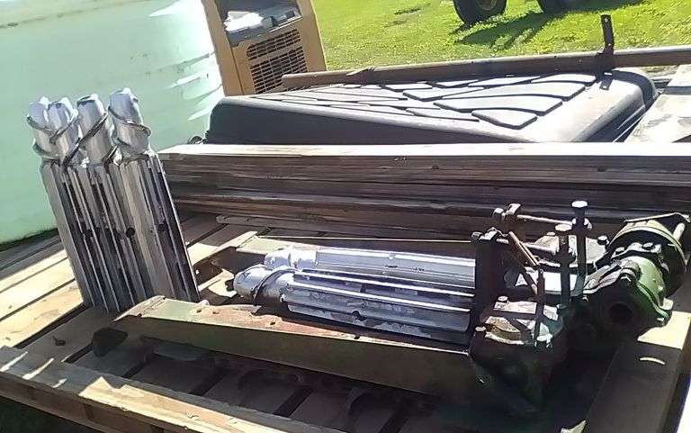 This item Selling ABSOLUTE! ~~~ John Deere 643 Corn Head, Good ...