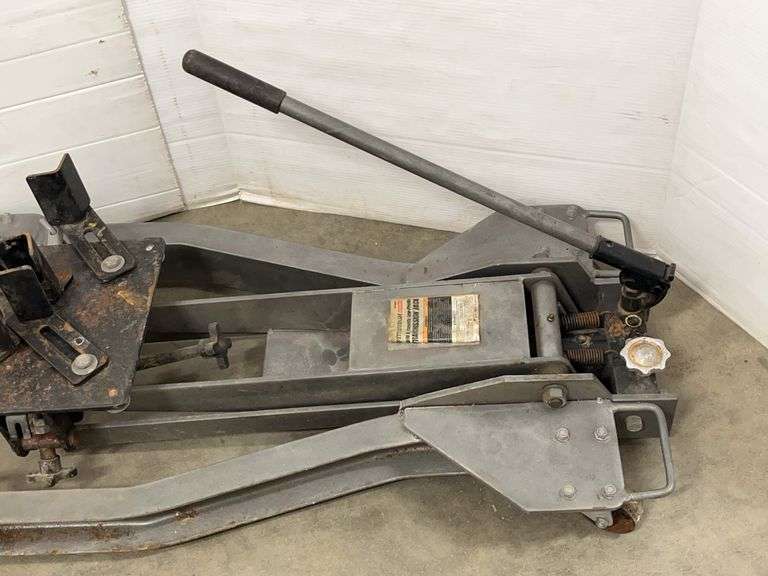 Pittsburgh low-profile transmission jack, 2,000 lb. - Albrecht Auction ...