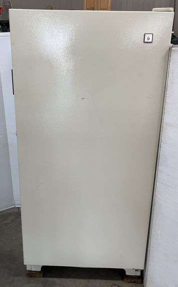 Kenmore upright freezer, manufactured for Sears, 9 cu. ft., 23"W x 26"D ...