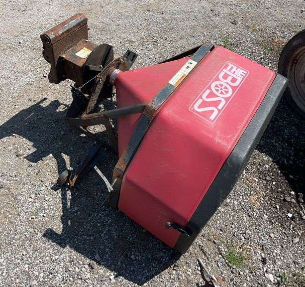 Boss salt spreader, very rusty, works but doesn't include controller ...