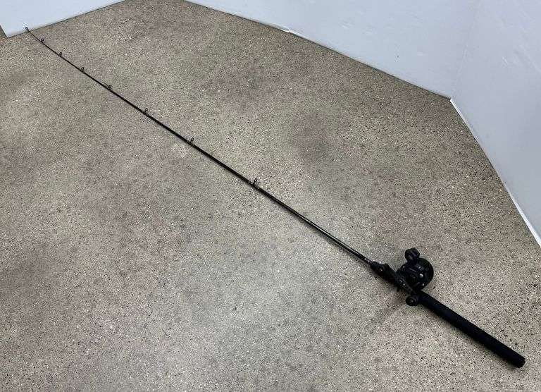 Trolling Rod with Line Counter Reel, TN357 - Albrecht Auction Service