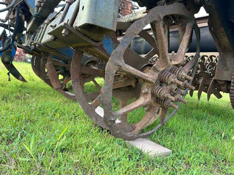 Model 430 4 row 30" Beet Harvester, As Is. Thought to be a Heath ...
