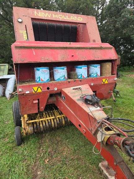This item Selling ABSOLUTE! ~~~ New Holland 650 Round Baler, Good Belts ...