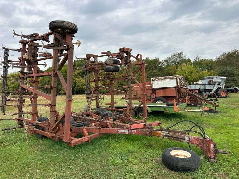 White 227 32' Field Cultivator, Spring Tine Levelers, Tires are up ...