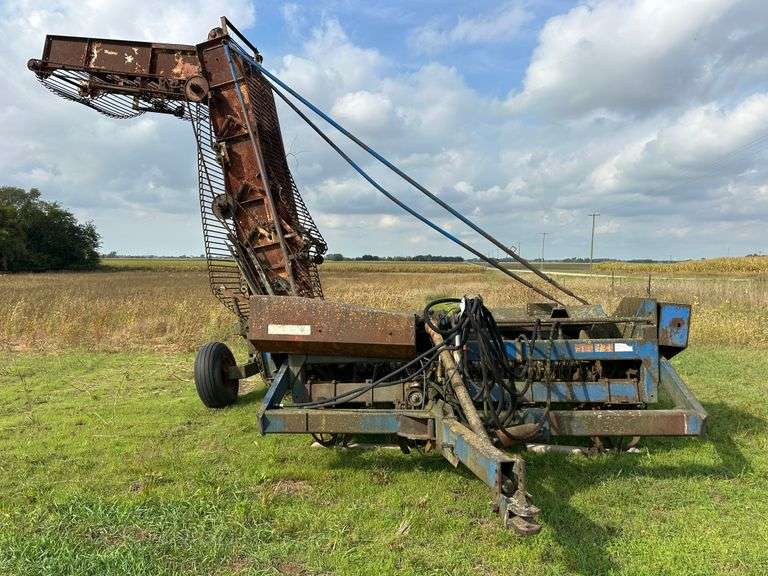 Model 430 4 row 30" Beet Harvester, As Is. Thought to be a Heath ...