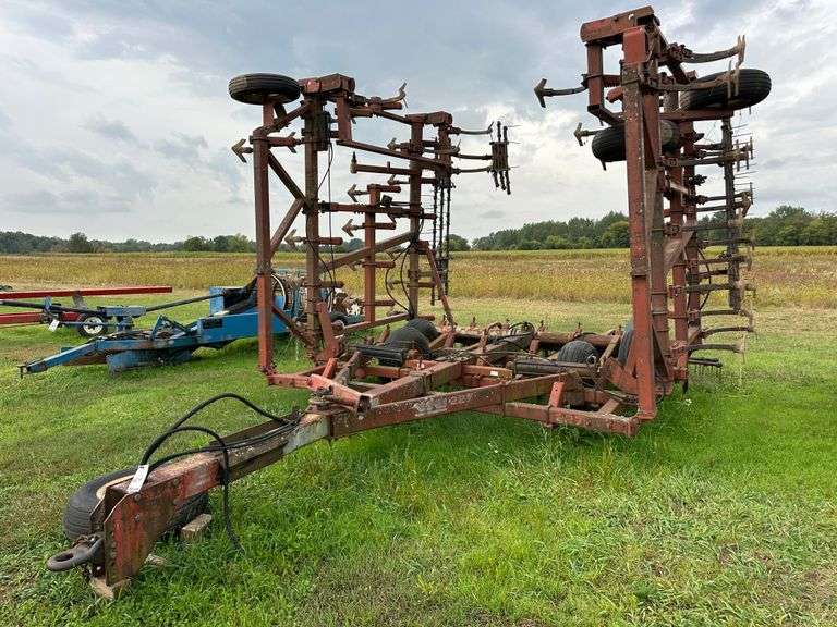 White 227 32' Field Cultivator, Spring Tine Levelers, Tires are up ...