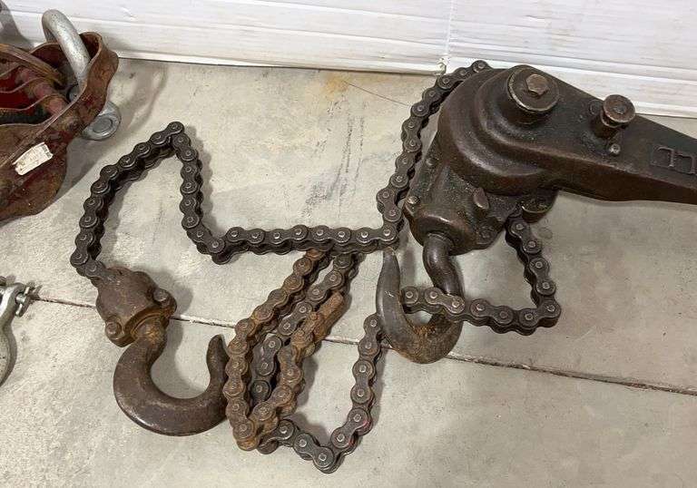Coffing Hoist, chain driven, 3/4-ton, includes: 1- chain and 1 1/2-ton ...