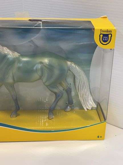 Breyer Le Mer "Unicorn of the Sea", Freedom, 1/12 scale, approx. 9 1/2 ...