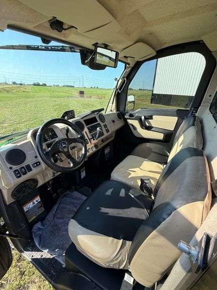 2019 John Deere XUV835R Gator, (1900 Miles, 190 Hours), Tinted Windows ...