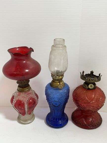 (7) Antique oil lamps with tops, up to 13"H - Albrecht Auction Service