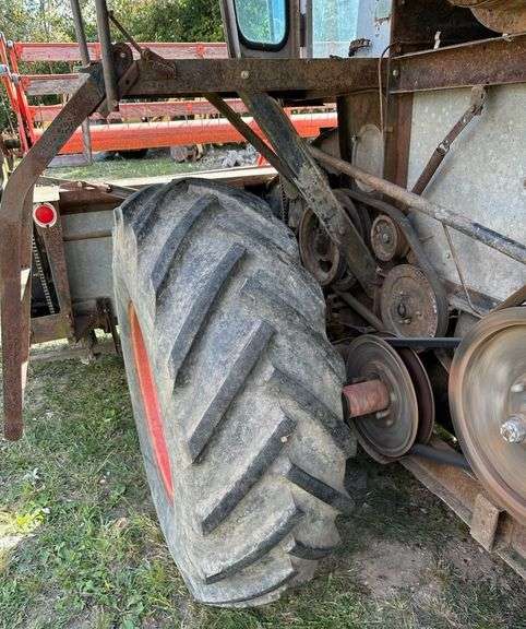 This item Selling ABSOLUTE! ~~~ Gleaner C2 Combine with a 12' Grain Head, Good Running Allis ...