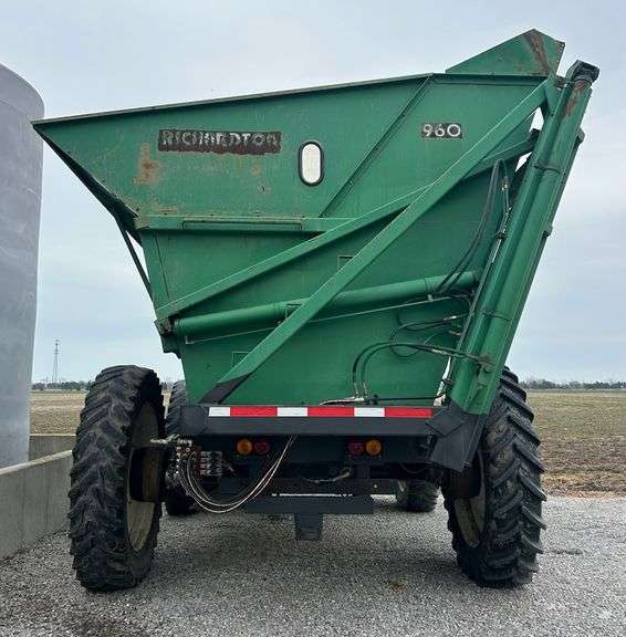 Self-Propelled Dump Cart with a Richardton 960 Box on a GVM Row-Cat ...