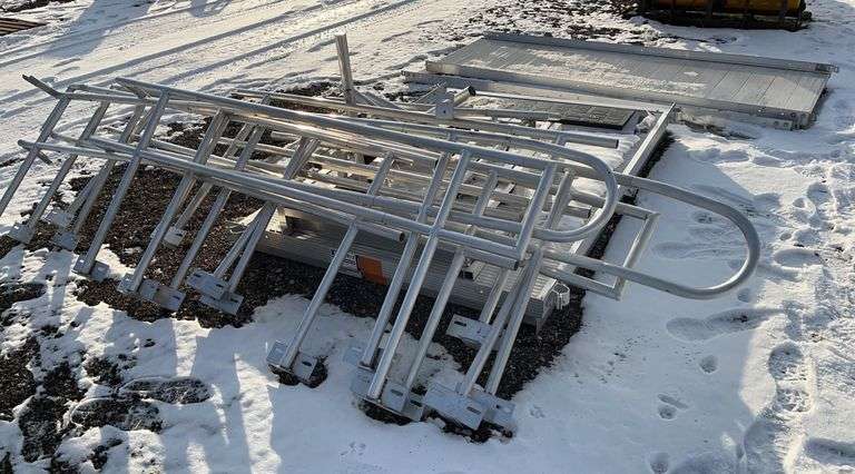 Residential handicap aluminum ramp, made by Ramp-It with gate and step ...