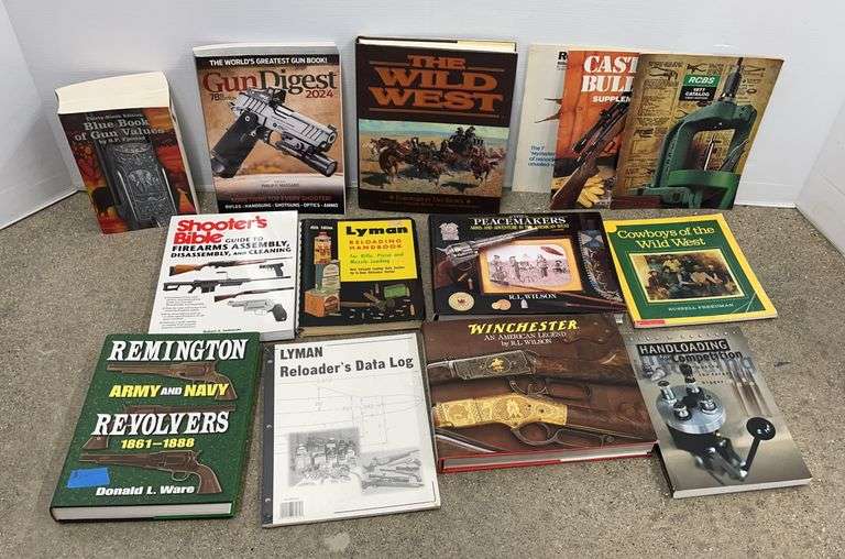 Box of Various Gun Books, TN355 - Albrecht Auction Service