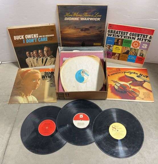 (25) Assorted country vinyl music records - Albrecht Auction Service